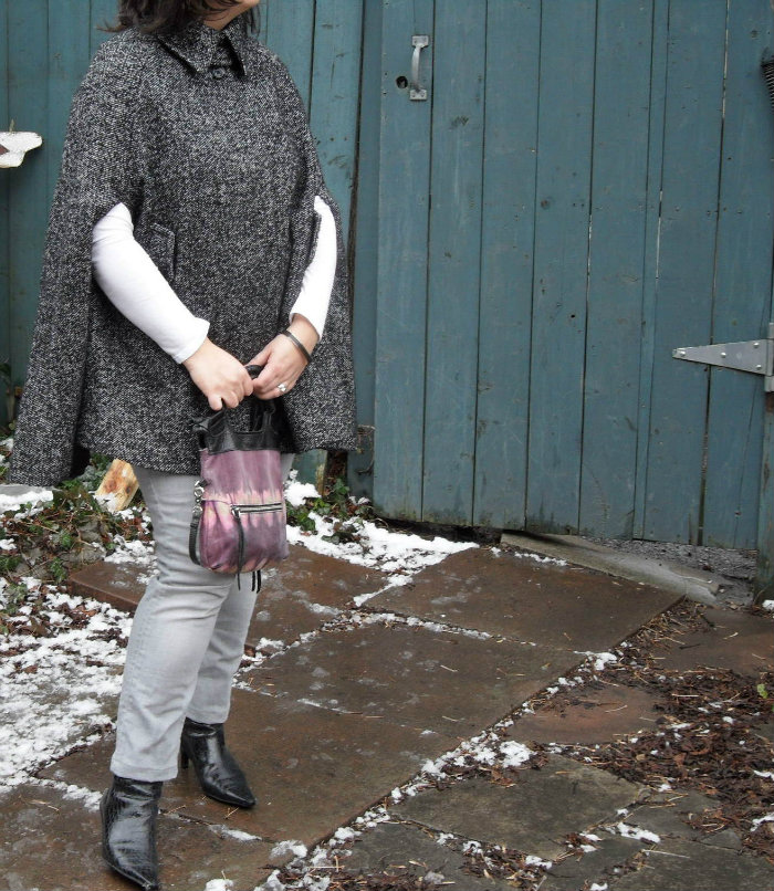 The Perfect Weather to Wear a Cape ⋆ chic everywhere